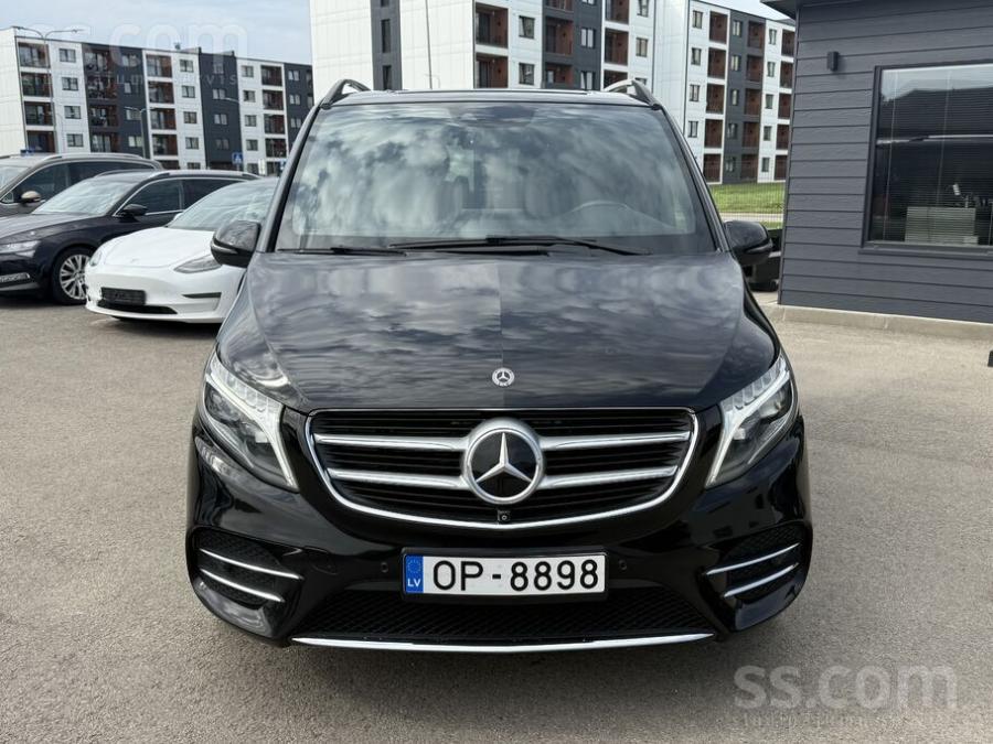 Black Mercedes-Benz V 250 2017 in Jelgava, with an engine capacity of 2.20 L and mileage of 0 thousand km for 33000 €, photo 6 on AUTOMOTO.COM.LV