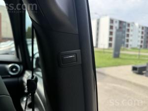 Black Mercedes-Benz V 250 2017 in Jelgava, with an engine capacity of 2.20 L and mileage of 0 thousand km for 33000 €, photo 19 on AUTOMOTO.COM.LV