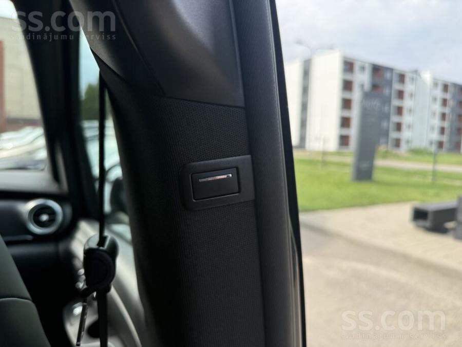 Black Mercedes-Benz V 250 2017 in Jelgava, with an engine capacity of 2.20 L and mileage of 0 thousand km for 33000 €, photo 19 on AUTOMOTO.COM.LV