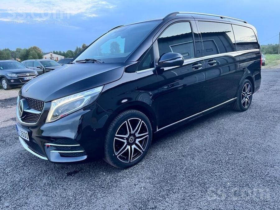 Black Mercedes-Benz V 250 2017 in Daugavpils, with an engine capacity of 2.10 L and mileage of 203 thousand km for 32000 €, photo 4 on AUTOMOTO.COM.LV