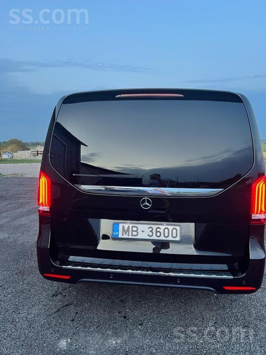 Black Mercedes-Benz V 250 2017 in Daugavpils, with an engine capacity of 2.10 L and mileage of 203 thousand km for 32000 €, photo 5 on AUTOMOTO.COM.LV