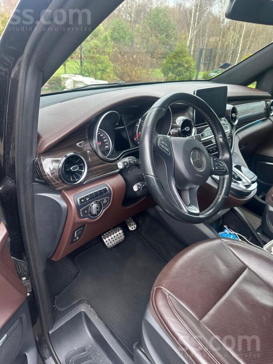 Black Mercedes-Benz V 250 2017 in Daugavpils, with an engine capacity of 2.10 L and mileage of 203 thousand km for 32000 €, photo 6 on AUTOMOTO.COM.LV