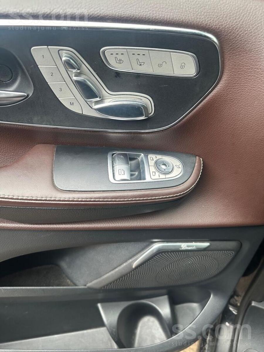 Black Mercedes-Benz V 250 2017 in Daugavpils, with an engine capacity of 2.10 L and mileage of 203 thousand km for 32000 €, photo 7 on AUTOMOTO.COM.LV