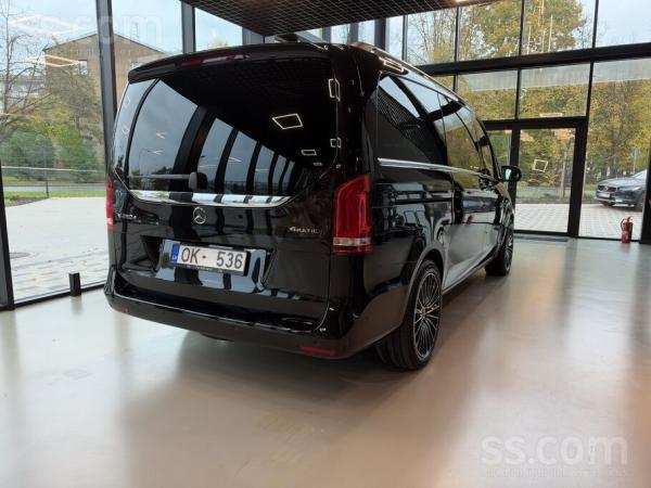 Melns Mercedes-Benz V 250 2017 Rīga, ar dzinēja tilpumu 2.10 L un nobraukumu 37 tūkst. km par 54300 €, foto 3 vietnē AUTOMOTO.COM.LV