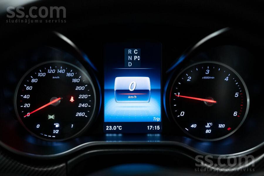 Black Mercedes-Benz V 250 2021 in Riga, with an engine capacity of 2.00 L and mileage of 119 thousand km for 42500 €, photo 6 on AUTOMOTO.COM.LV