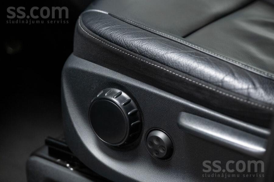 Black Mercedes-Benz V 250 2021 in Riga, with an engine capacity of 2.00 L and mileage of 119 thousand km for 42500 €, photo 22 on AUTOMOTO.COM.LV