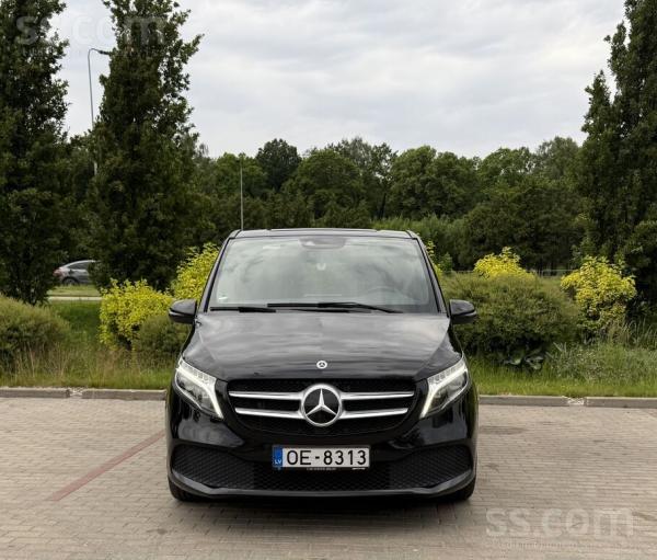 Black Mercedes-Benz V 250 2022 in Riga, with an engine capacity of 2.00 L and mileage of 147 thousand km for 42900 €, photo 3 on AUTOMOTO.COM.LV