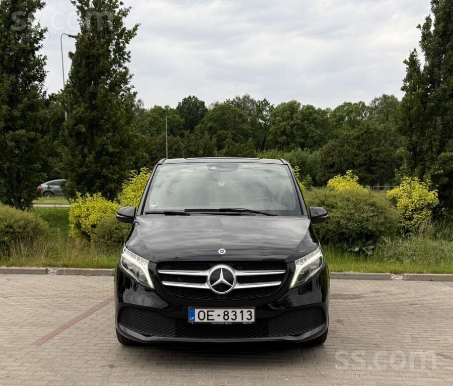 Black Mercedes-Benz V 250 2022 in Riga, with an engine capacity of 2.00 L and mileage of 147 thousand km for 42900 €, photo 4 on AUTOMOTO.COM.LV