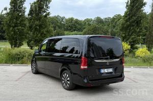 Black Mercedes-Benz V 250 2022 in Riga, with an engine capacity of 2.00 L and mileage of 147 thousand km for 42900 €, photo 5 on AUTOMOTO.COM.LV