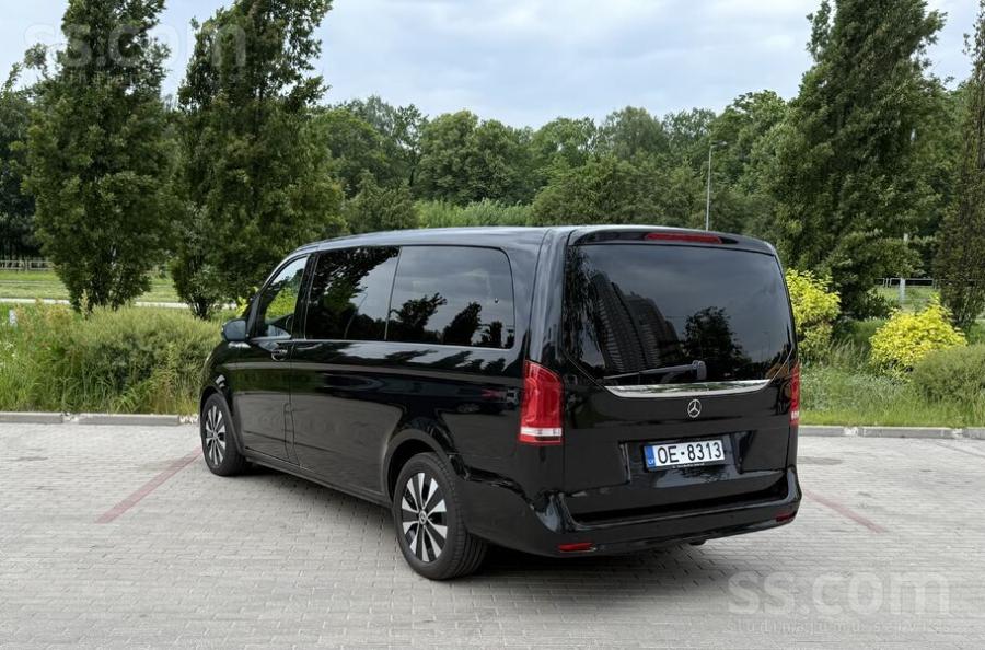 Black Mercedes-Benz V 250 2022 in Riga, with an engine capacity of 2.00 L and mileage of 147 thousand km for 42900 €, photo 5 on AUTOMOTO.COM.LV