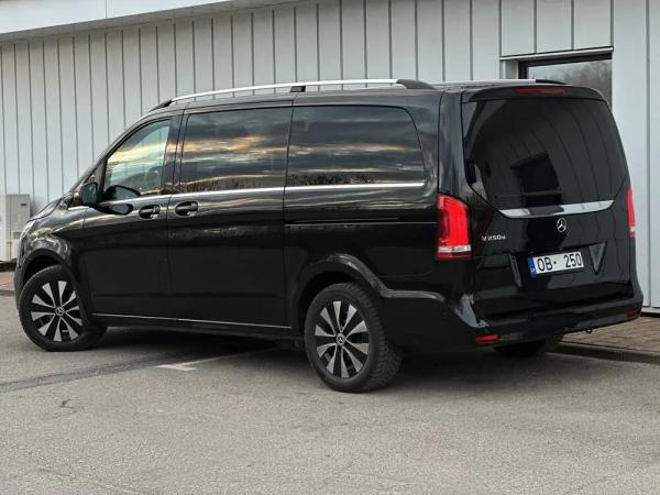 Black Mercedes-Benz V 250 2023 in Riga, with an engine capacity of 2.00 L and mileage of 44 thousand km for 55800 €, photo 6 on AUTOMOTO.COM.LV