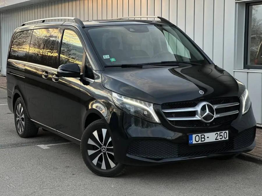 Black Mercedes-Benz V 250 2023 in Riga, with an engine capacity of 2.00 L and mileage of 44 thousand km for 55800 €, photo 32 on AUTOMOTO.COM.LV
