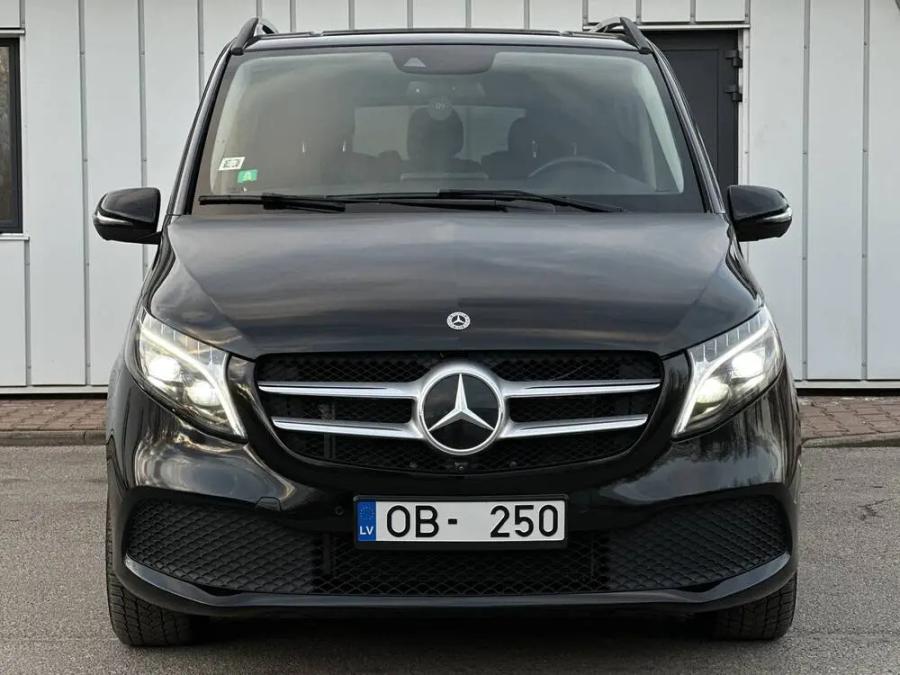 Black Mercedes-Benz V 250 2023 in Riga, with an engine capacity of 2.00 L and mileage of 44 thousand km for 55800 €, photo 33 on AUTOMOTO.COM.LV