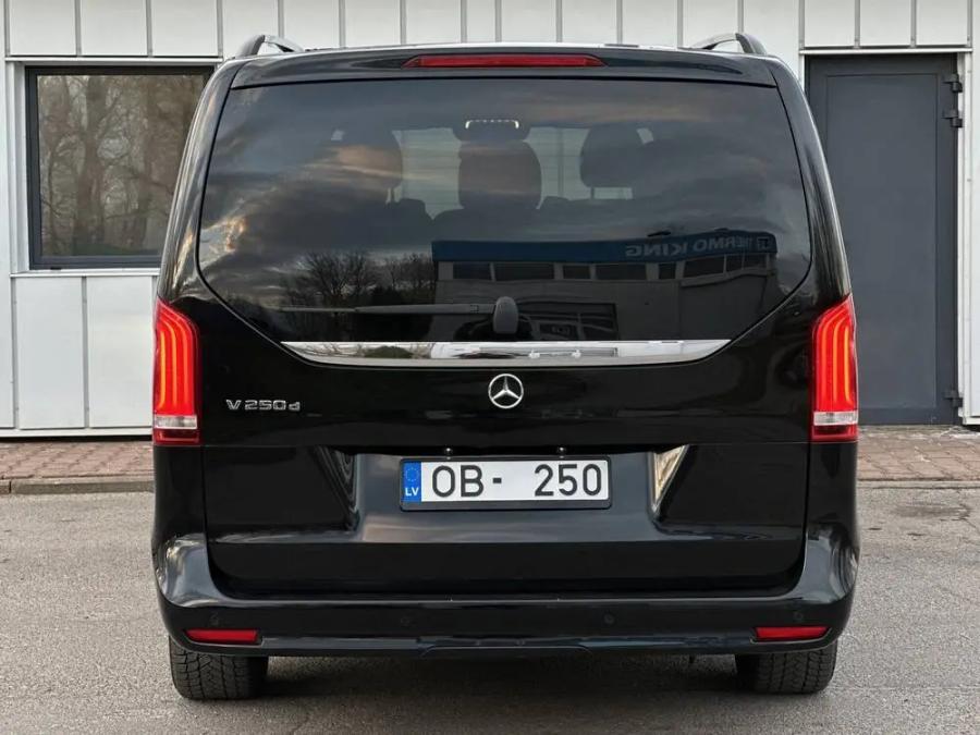 Black Mercedes-Benz V 250 2023 in Riga, with an engine capacity of 2.00 L and mileage of 44 thousand km for 55800 €, photo 34 on AUTOMOTO.COM.LV