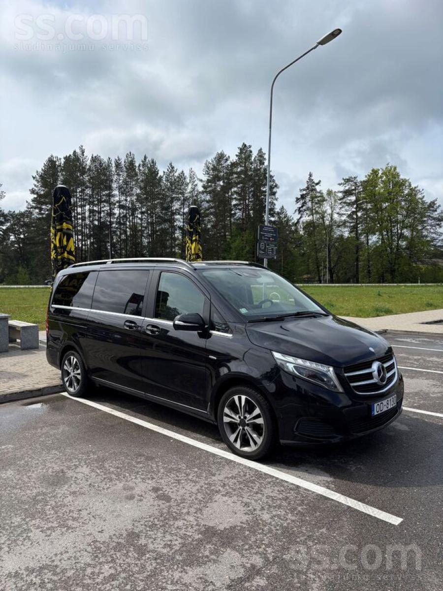 Black Mercedes-Benz V 250 2014 in Riga, with an engine capacity of 2.20 L and mileage of 157 thousand km for 33000 €, photo 1 on AUTOMOTO.COM.LV