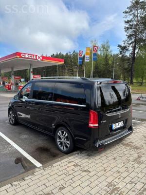 Black Mercedes-Benz V 250 2014 in Riga, with an engine capacity of 2.20 L and mileage of 157 thousand km for 33000 €, photo 4 on AUTOMOTO.COM.LV