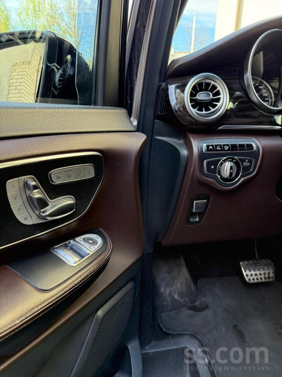 Melns Mercedes-Benz V 250 2014 Rīga, ar dzinēja tilpumu 2.20 L un nobraukumu 355 tūkst. km par 23200 €, foto 21 vietnē AUTOMOTO.COM.LV