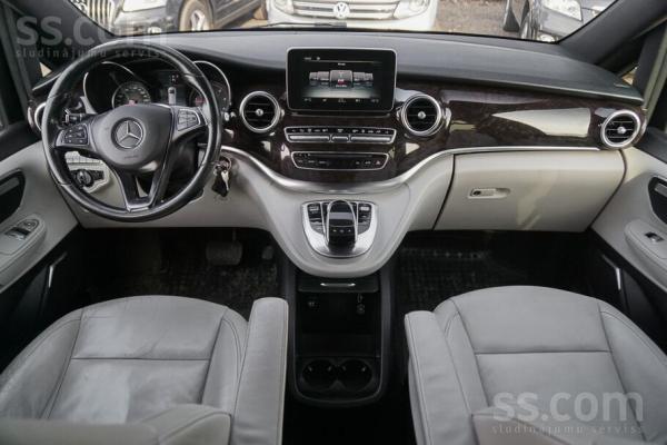 Black Mercedes-Benz V 250 2015 in Riga, with an engine capacity of 2.20 L and mileage of 367 thousand km for 22990 €, photo 8 on AUTOMOTO.COM.LV