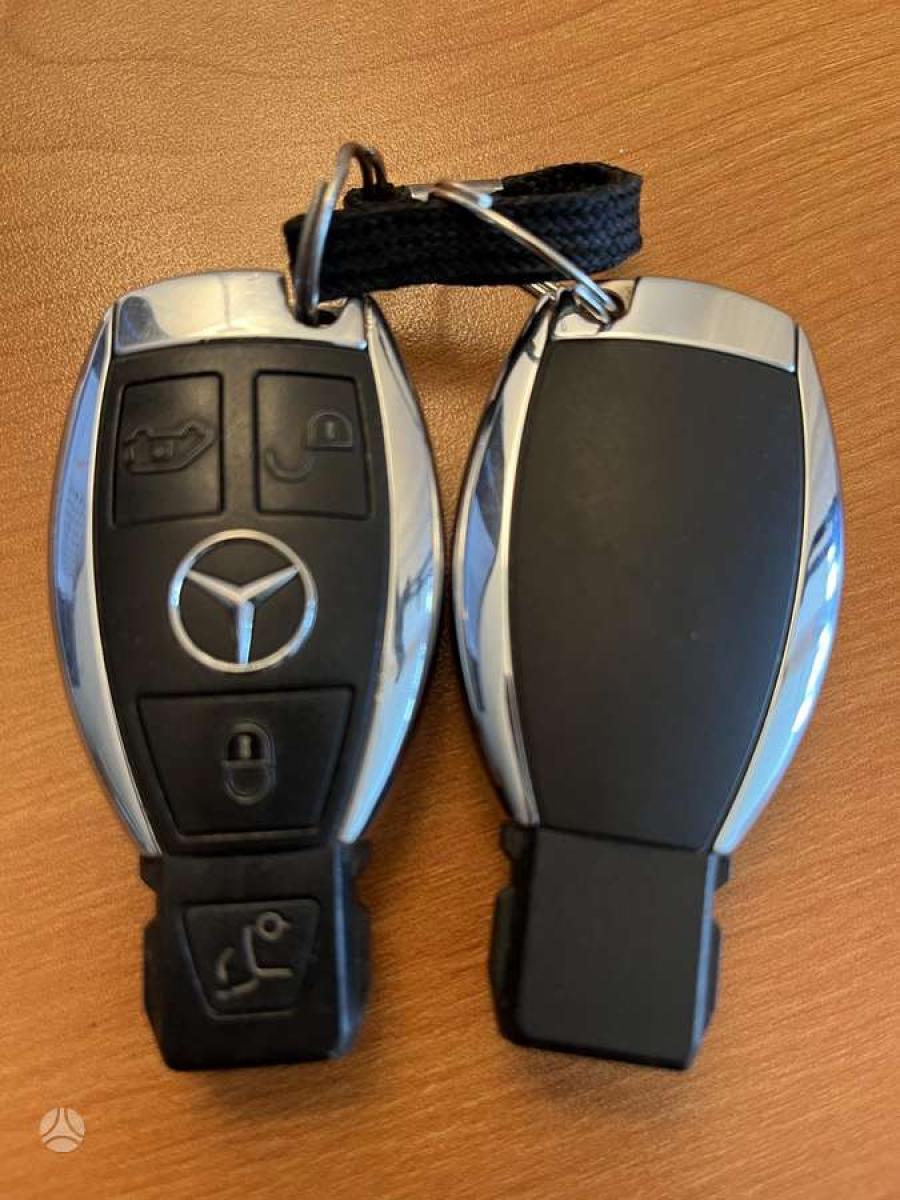 Melns Mercedes-Benz V 250 2015 Viļņa, ar dzinēja tilpumu 2.14 L un nobraukumu 165 tūkst. km par 25000 €, foto 16 vietnē AUTOMOTO.COM.LV