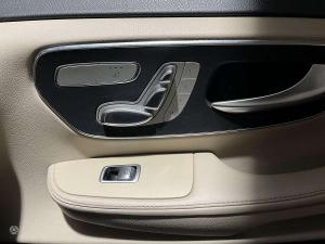 Melns Mercedes-Benz V 250 2015 Viļņa, ar dzinēja tilpumu 2.14 L un nobraukumu 165 tūkst. km par 25000 €, foto 23 vietnē AUTOMOTO.COM.LV