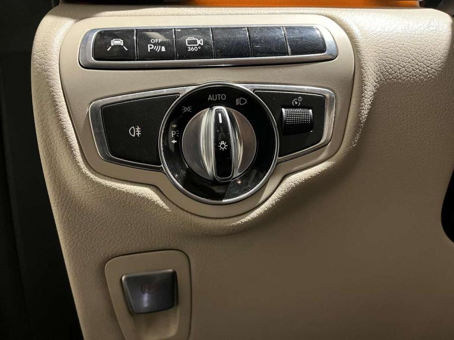 Melns Mercedes-Benz V 250 2015 Viļņa, ar dzinēja tilpumu 2.14 L un nobraukumu 165 tūkst. km par 25000 €, foto 26 vietnē AUTOMOTO.COM.LV