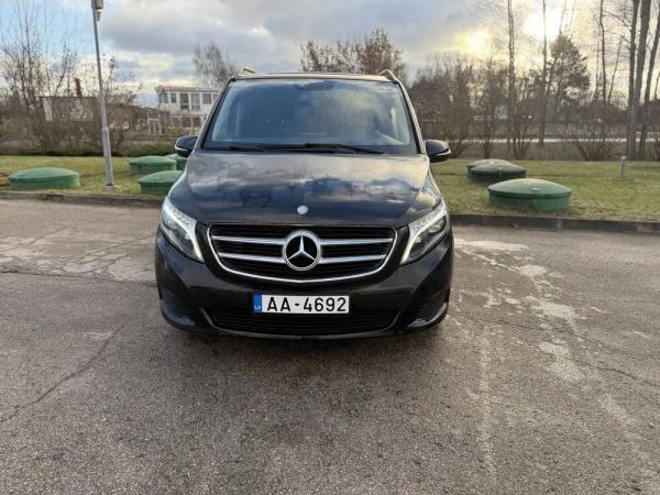Melns Mercedes-Benz V 250 2016 Rīga, ar dzinēja tilpumu 2.20 L un nobraukumu 269 tūkst. km par 23700 €, foto 2 vietnē AUTOMOTO.COM.LV