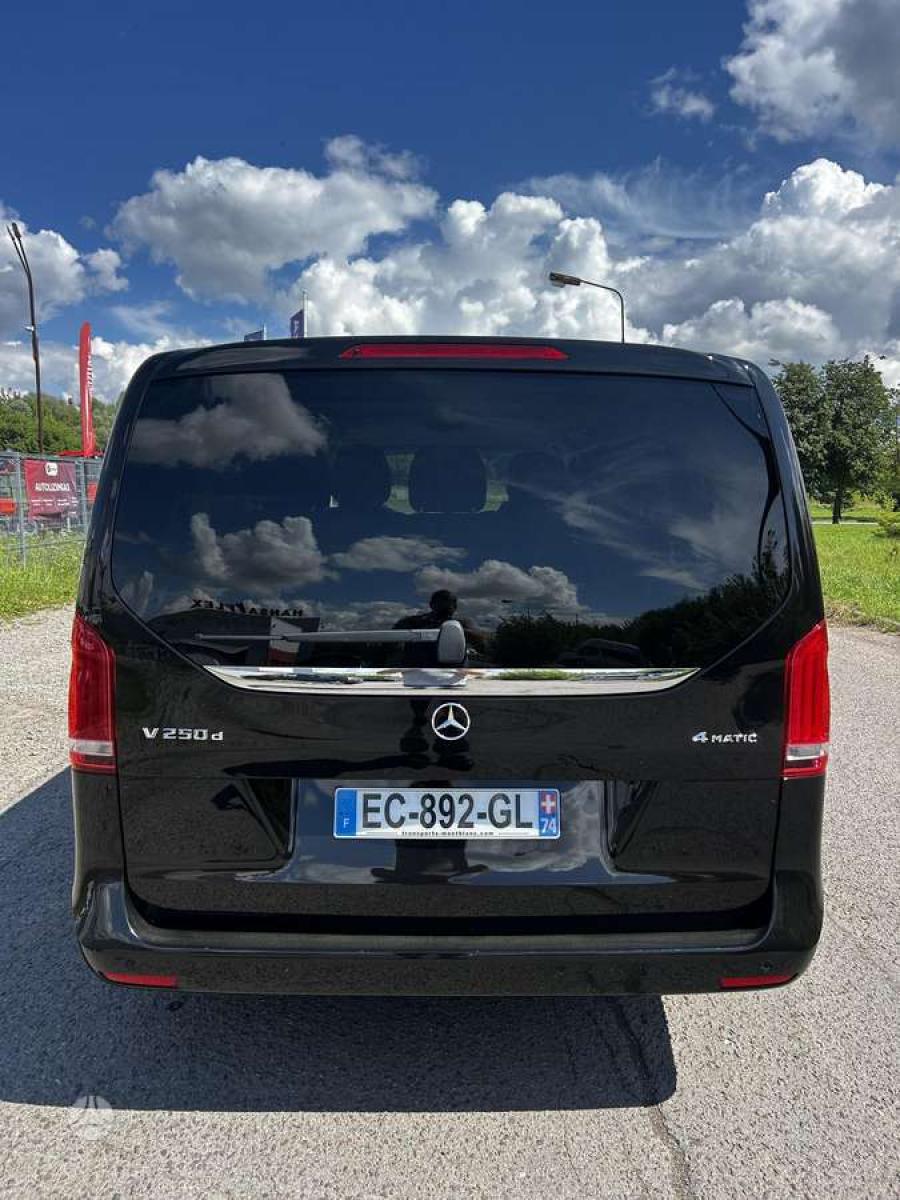 Black Mercedes-Benz V 250 2016 in Panevezys, with an engine capacity of 2.14 L and mileage of 288 thousand km for 24000 €, photo 8 on AUTOMOTO.COM.LV
