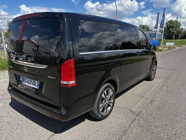 Black Mercedes-Benz V 250 2016 in Panevezys, with an engine capacity of 2.14 L and mileage of 288 thousand km for 24000 €, photo 8 on AUTOMOTO.COM.LV