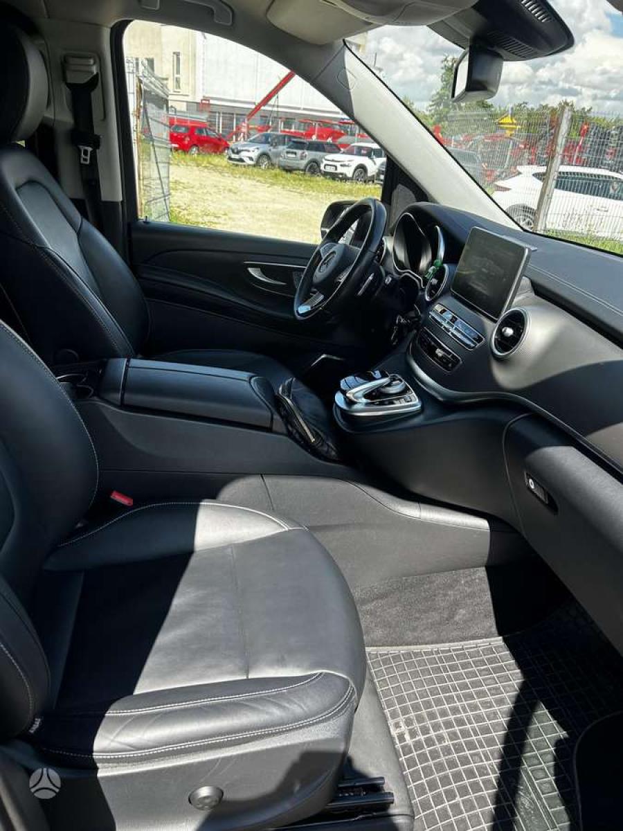 Black Mercedes-Benz V 250 2016 in Panevezys, with an engine capacity of 2.14 L and mileage of 288 thousand km for 24000 €, photo 13 on AUTOMOTO.COM.LV