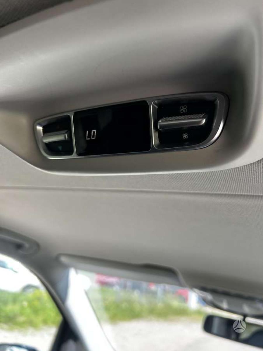 Black Mercedes-Benz V 250 2016 in Panevezys, with an engine capacity of 2.14 L and mileage of 288 thousand km for 24000 €, photo 17 on AUTOMOTO.COM.LV
