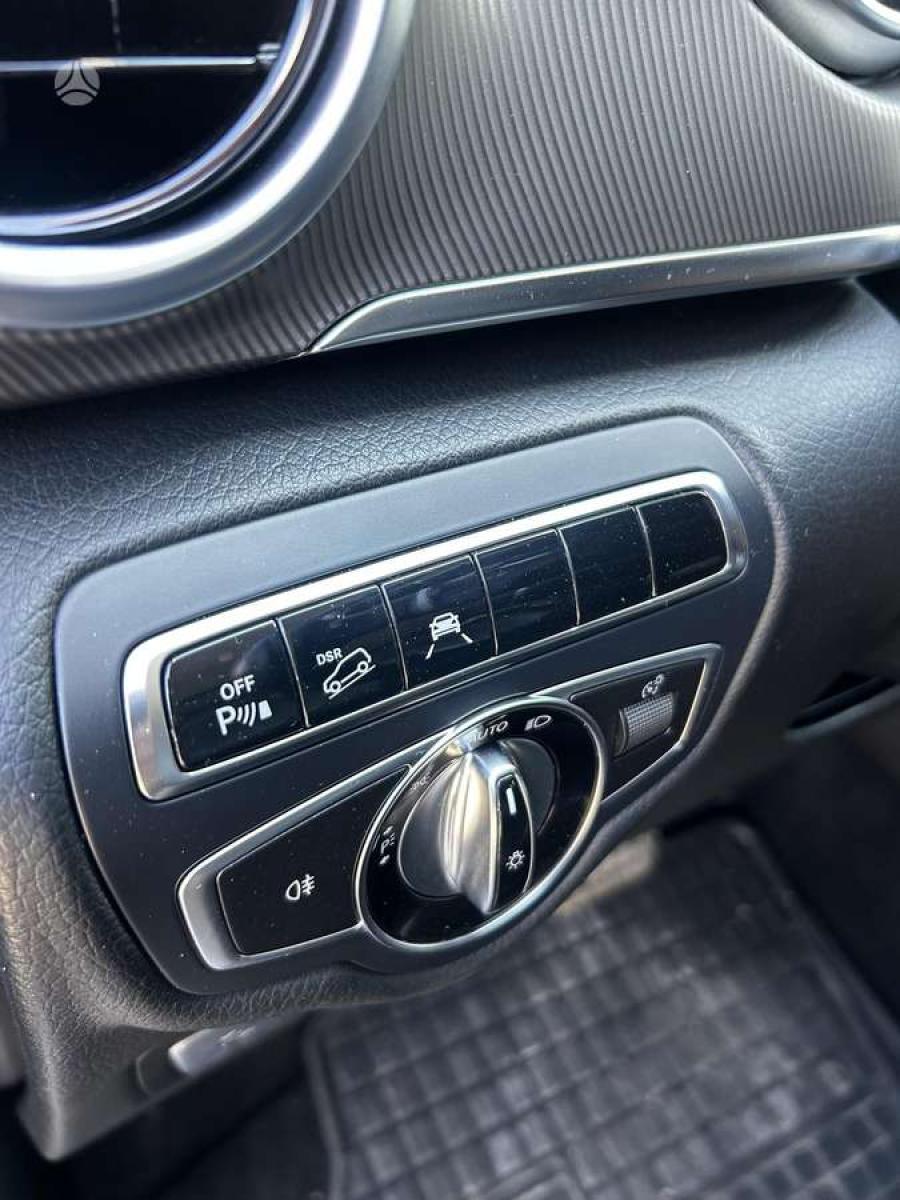 Black Mercedes-Benz V 250 2016 in Panevezys, with an engine capacity of 2.14 L and mileage of 288 thousand km for 24000 €, photo 21 on AUTOMOTO.COM.LV