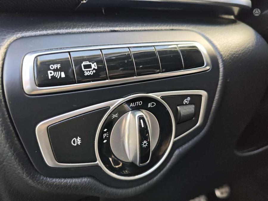 Black Mercedes-Benz V 250 2016 in Klaipeda, with an engine capacity of 2.10 L and mileage of 290 thousand km for 24700 €, photo 15 on AUTOMOTO.COM.LV