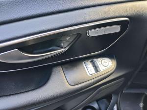 Black Mercedes-Benz V 250 2016 in Klaipeda, with an engine capacity of 2.10 L and mileage of 290 thousand km for 24700 €, photo 16 on AUTOMOTO.COM.LV