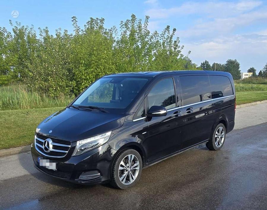 Melns Mercedes-Benz V 250 2016 Panevēža, ar dzinēja tilpumu 2.14 L un nobraukumu 301 tūkst. km par 26700 €, foto 1 vietnē AUTOMOTO.COM.LV