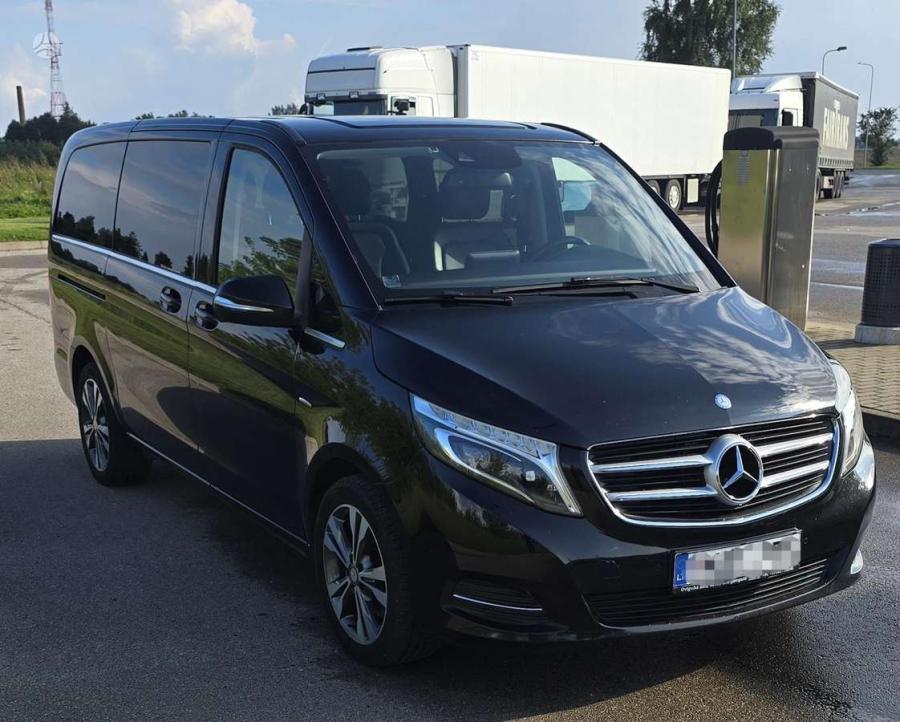 Melns Mercedes-Benz V 250 2016 Panevēža, ar dzinēja tilpumu 2.14 L un nobraukumu 301 tūkst. km par 26700 €, foto 4 vietnē AUTOMOTO.COM.LV