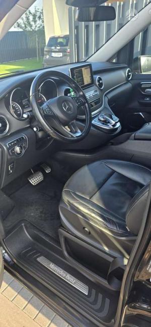 Melns Mercedes-Benz V 250 2016 Panevēža, ar dzinēja tilpumu 2.14 L un nobraukumu 301 tūkst. km par 26700 €, foto 9 vietnē AUTOMOTO.COM.LV