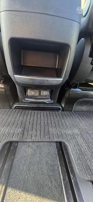 Melns Mercedes-Benz V 250 2016 Panevēža, ar dzinēja tilpumu 2.14 L un nobraukumu 301 tūkst. km par 26700 €, foto 22 vietnē AUTOMOTO.COM.LV