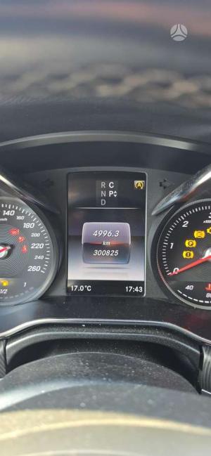 Melns Mercedes-Benz V 250 2016 Panevēža, ar dzinēja tilpumu 2.14 L un nobraukumu 301 tūkst. km par 26700 €, foto 30 vietnē AUTOMOTO.COM.LV