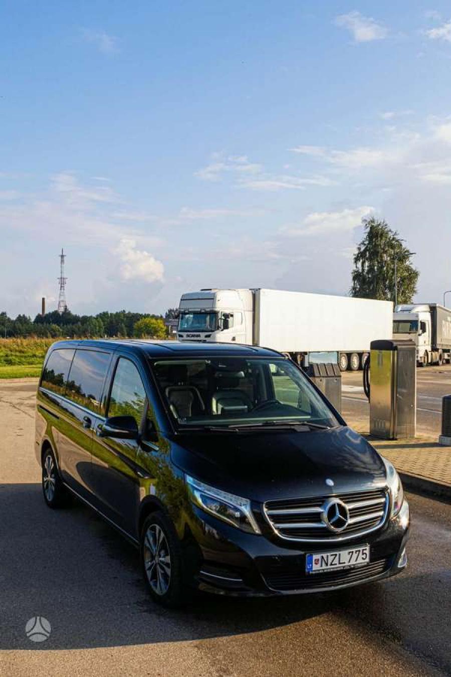 Black Mercedes-Benz V 250 2016 in Panevezys, with an engine capacity of 2.14 L and mileage of 301 thousand km for 26500 €, photo 5 on AUTOMOTO.COM.LV