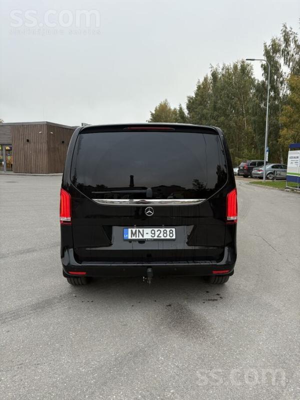 Black Mercedes-Benz V 250 2016 in Riga, with an engine capacity of 2.10 L and mileage of 326 thousand km for 22500 €, photo 6 on AUTOMOTO.COM.LV