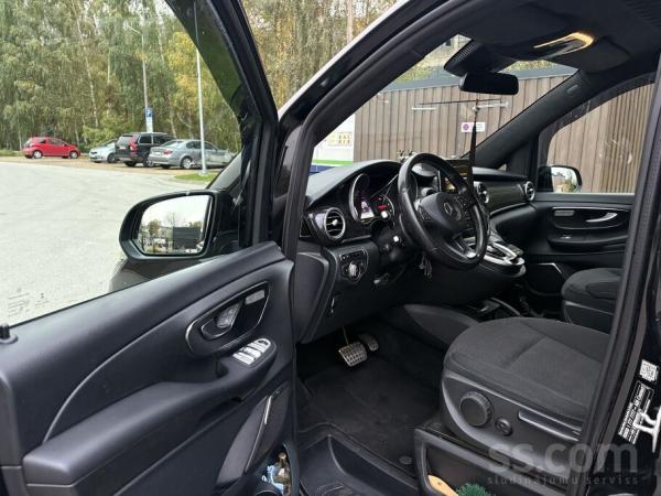 Black Mercedes-Benz V 250 2016 in Riga, with an engine capacity of 2.10 L and mileage of 326 thousand km for 22500 €, photo 8 on AUTOMOTO.COM.LV
