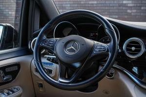 Black Mercedes-Benz V 250 2017 in Marijampole, with an engine capacity of 2.14 L and mileage of 308 thousand km for 29450 €, photo 20 on AUTOMOTO.COM.LV