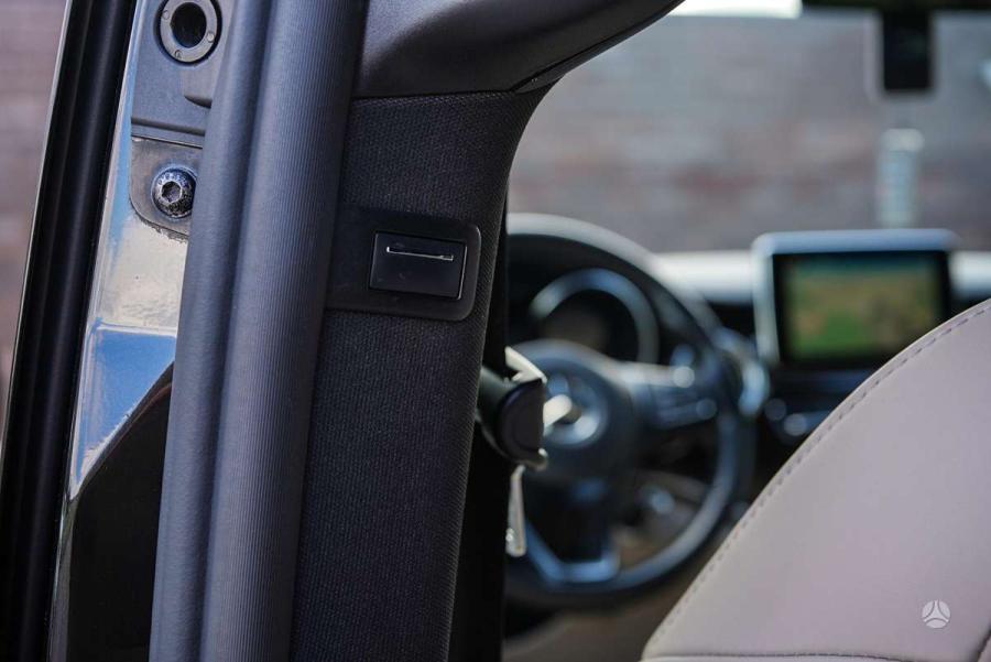 Black Mercedes-Benz V 250 2017 in Marijampole, with an engine capacity of 2.14 L and mileage of 308 thousand km for 29450 €, photo 37 on AUTOMOTO.COM.LV