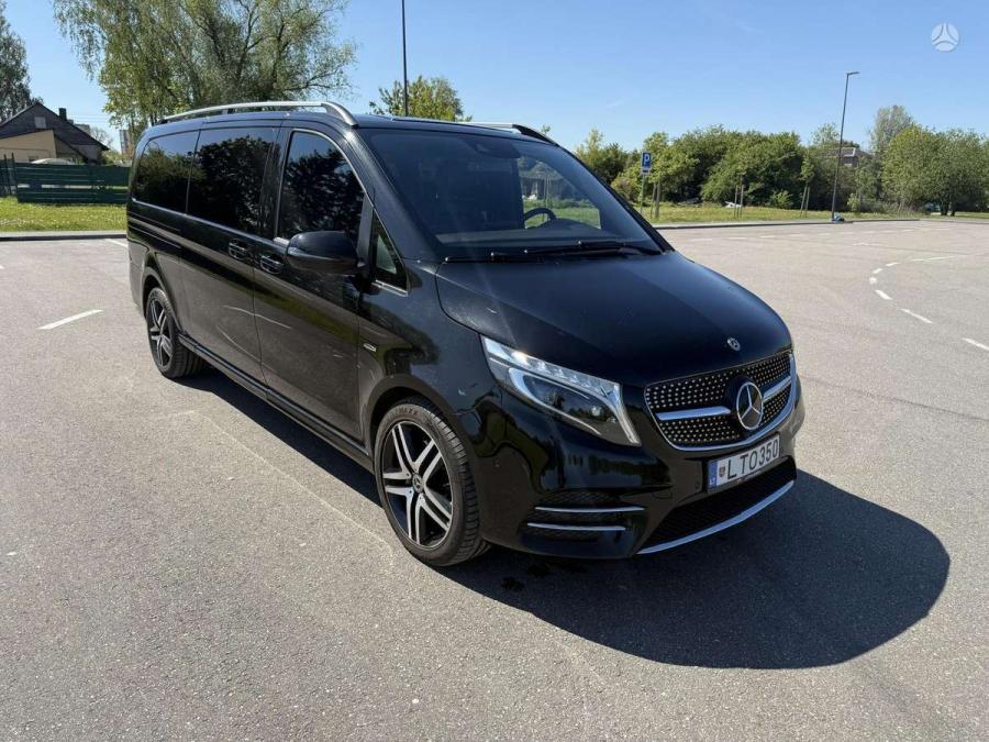 Black Mercedes-Benz V 250 2018 in Panevezys, with an engine capacity of 2.14 L and mileage of 205 thousand km for 31500 €, photo 3 on AUTOMOTO.COM.LV