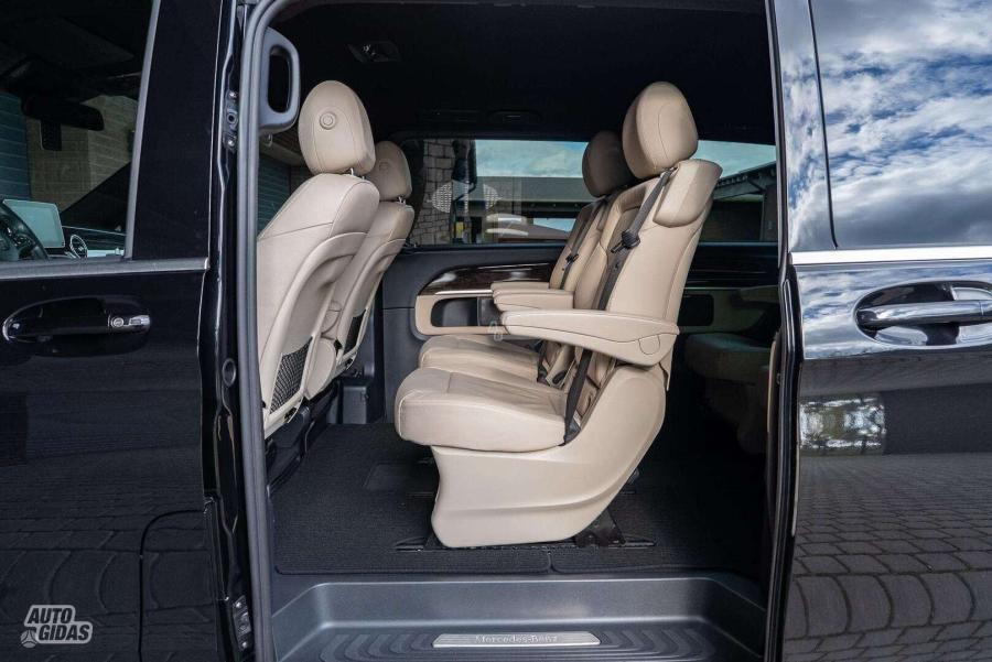 Black Mercedes-Benz V 250 2018 in Marijampole, with an engine capacity of 2.10 L and mileage of 245 thousand km for 30450 €, photo 30 on AUTOMOTO.COM.LV
