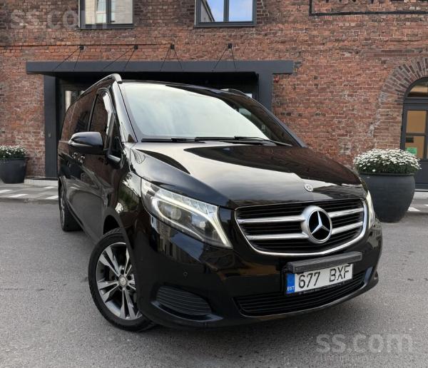 Black Mercedes-Benz V 250 2018 in Tallinn, with an engine capacity of 2.10 L and mileage of 203 thousand km for 29500 €, photo 6 on AUTOMOTO.COM.LV