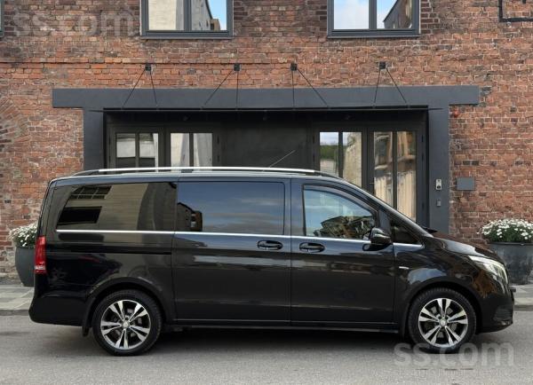 Black Mercedes-Benz V 250 2018 in Tallinn, with an engine capacity of 2.10 L and mileage of 203 thousand km for 29500 €, photo 10 on AUTOMOTO.COM.LV