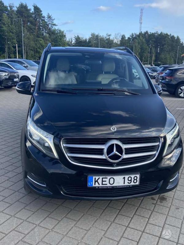 Black Mercedes-Benz V 250 2018 in Vilnius, with an engine capacity of 2.14 L and mileage of 225 thousand km for 28800 €, photo 2 on AUTOMOTO.COM.LV