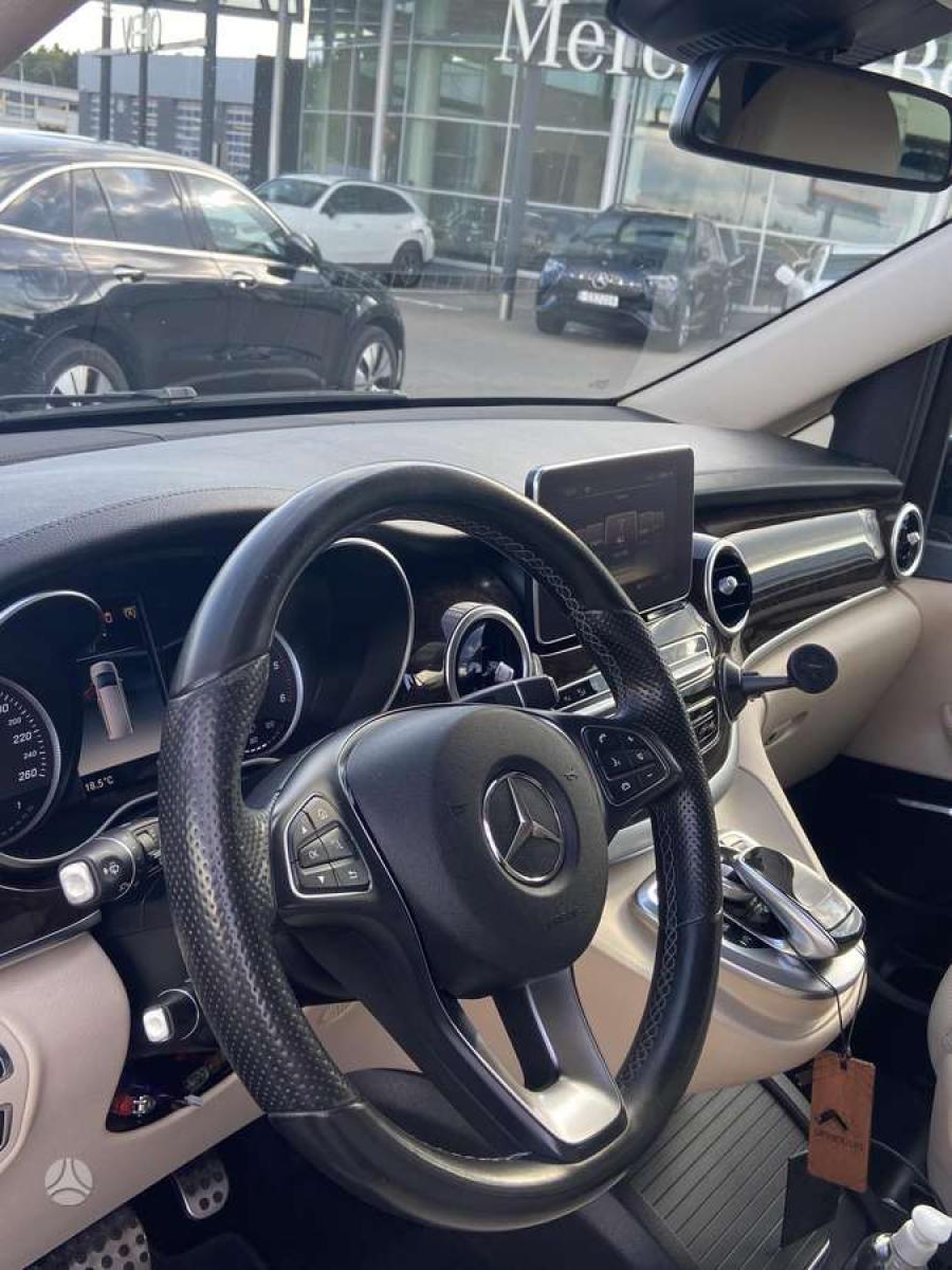 Melns Mercedes-Benz V 250 2018 Viļņa, ar dzinēja tilpumu 2.14 L un nobraukumu 225 tūkst. km par 28800 €, foto 7 vietnē AUTOMOTO.COM.LV
