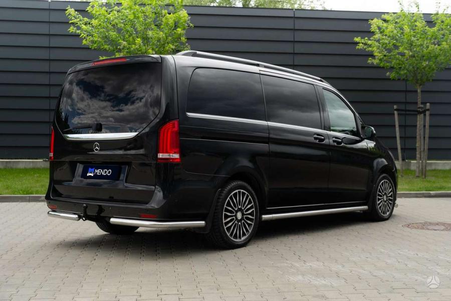 Black Mercedes-Benz V 250 2018 in Vilnius, with an engine capacity of 2.14 L and mileage of 198 thousand km for 27990 €, photo 3 on AUTOMOTO.COM.LV